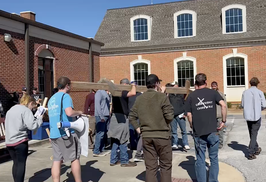 Habersham community observes Good Friday with Cross Walk and 3 Crosses ...