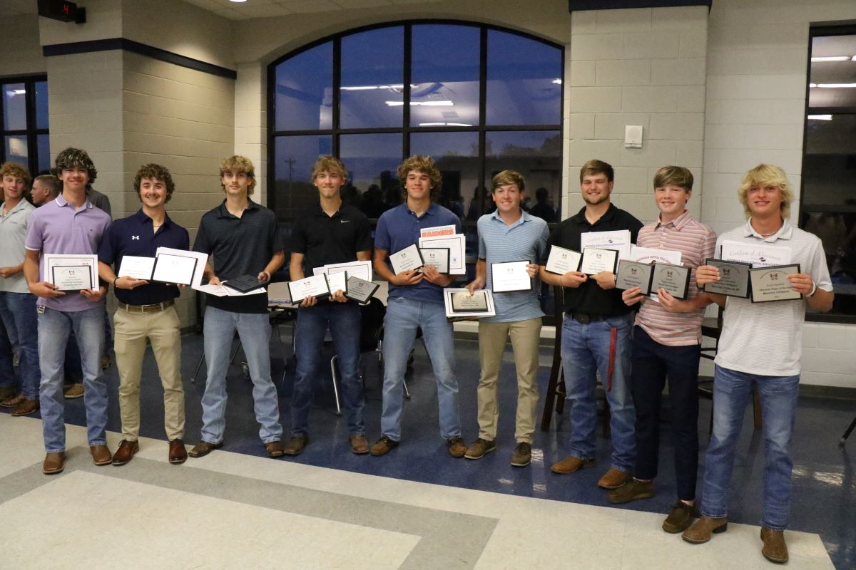 Raider baseball reflects on successful season, lauds players at banquet ...