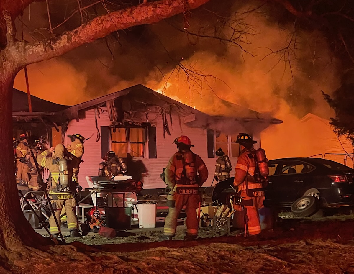 Fire destroys house in South Hall County - Now Georgia