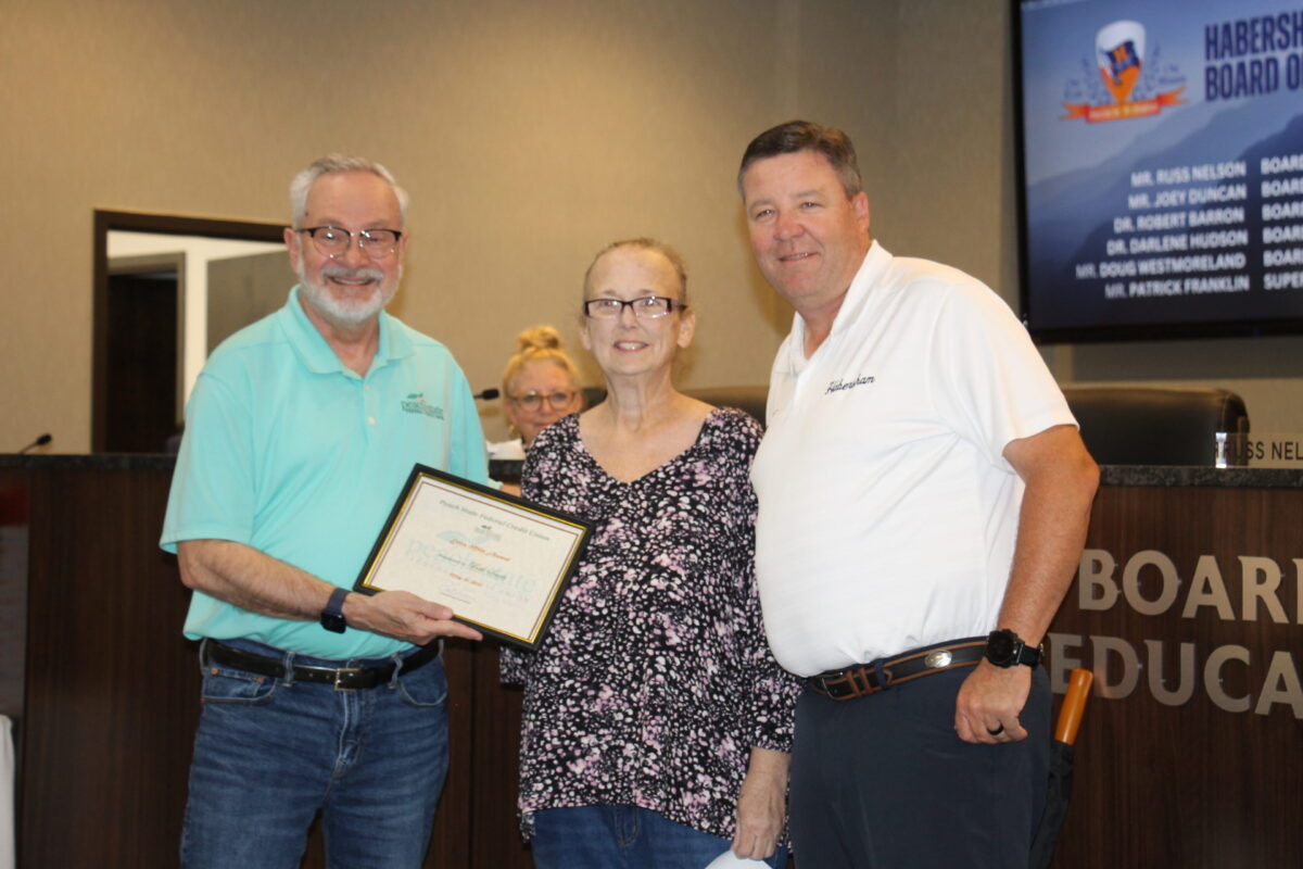 Level Grove Elementary's Beth Smith honored with Extra Mile Award - Now ...