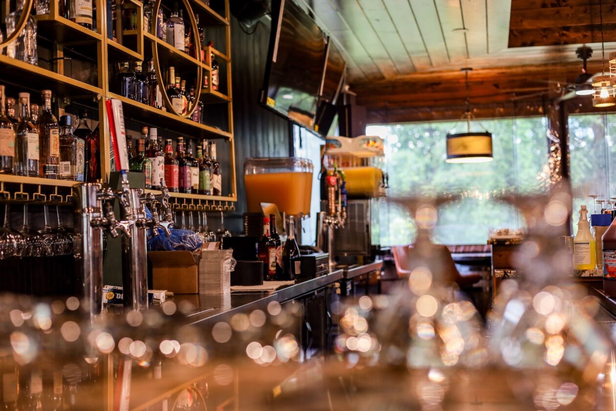 Rustic Cabin Bar & Grill to open in Clarkesville August 25 - Now Habersham