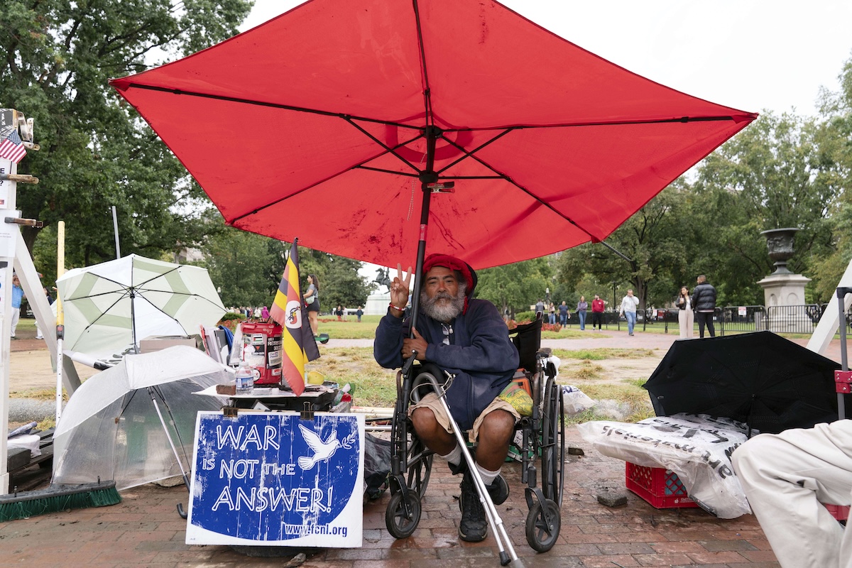 A decades-long peace vigil outside the White House is dismantled after Trump's order - Now Habersham