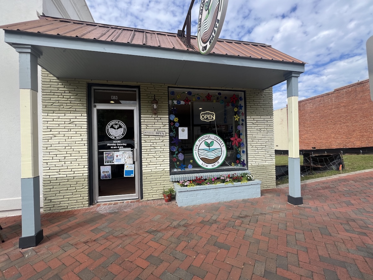 Clarkesville Square welcomes The Mindful Market with ribbon cutting ceremony - Now Habersham